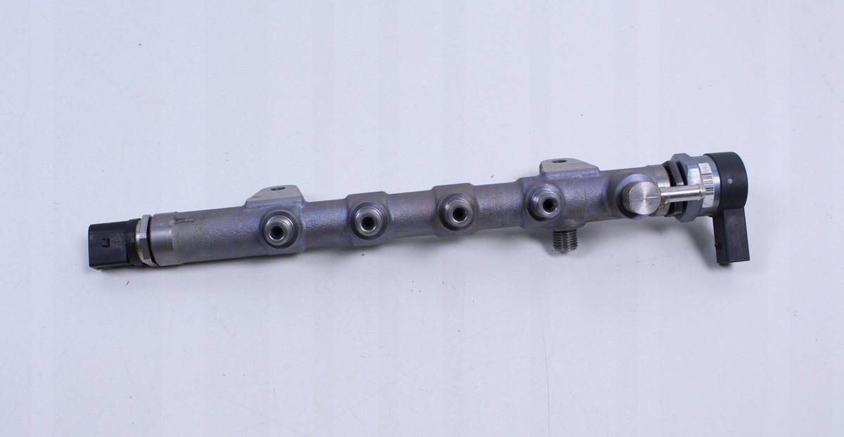 New Genuine Mercedes Fuel Rail OM651 Diesel Sprinter Vito A6510701595 ...