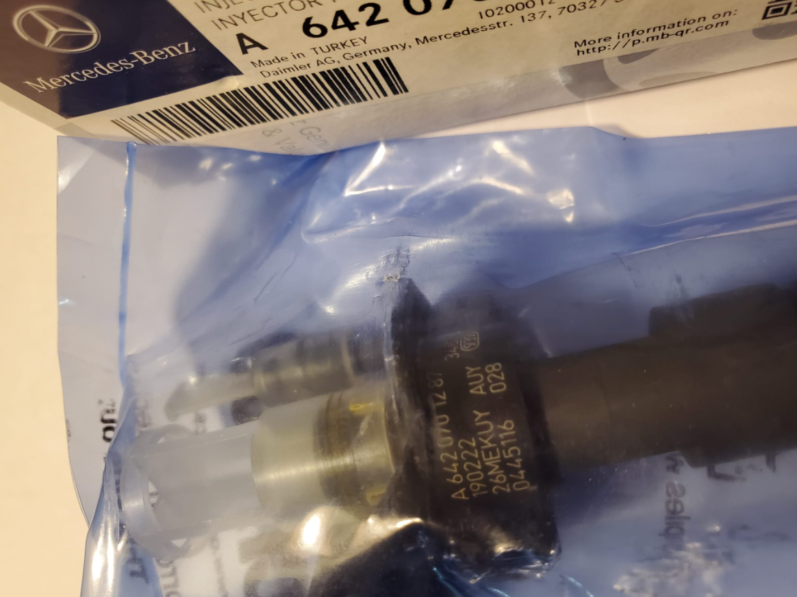 OE Genuine Mercedes-Benz Fuel Injector A6420701287 / 0445115077 (Reman ...